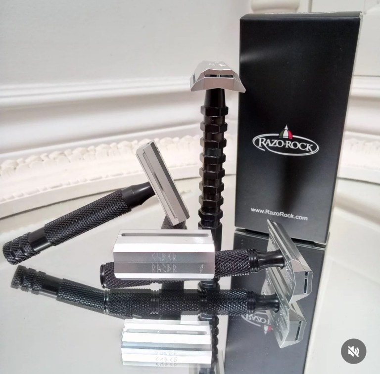 RazoRock Cyber Double Edge Aluminum Safety Razor – MEDIUM – BLADE ...