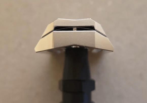 RazoRock Cyber Double Edge Aluminum Safety Razor – MEDIUM – BLADE ...