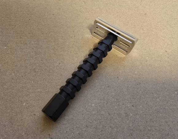 RazoRock Cyber Double Edge Aluminum Safety Razor – MEDIUM – BLADE ...