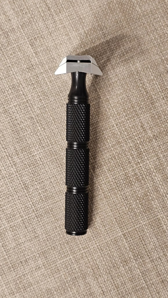 RazoRock Cyber Double Edge Aluminum Safety Razor – MEDIUM – BLADE ...